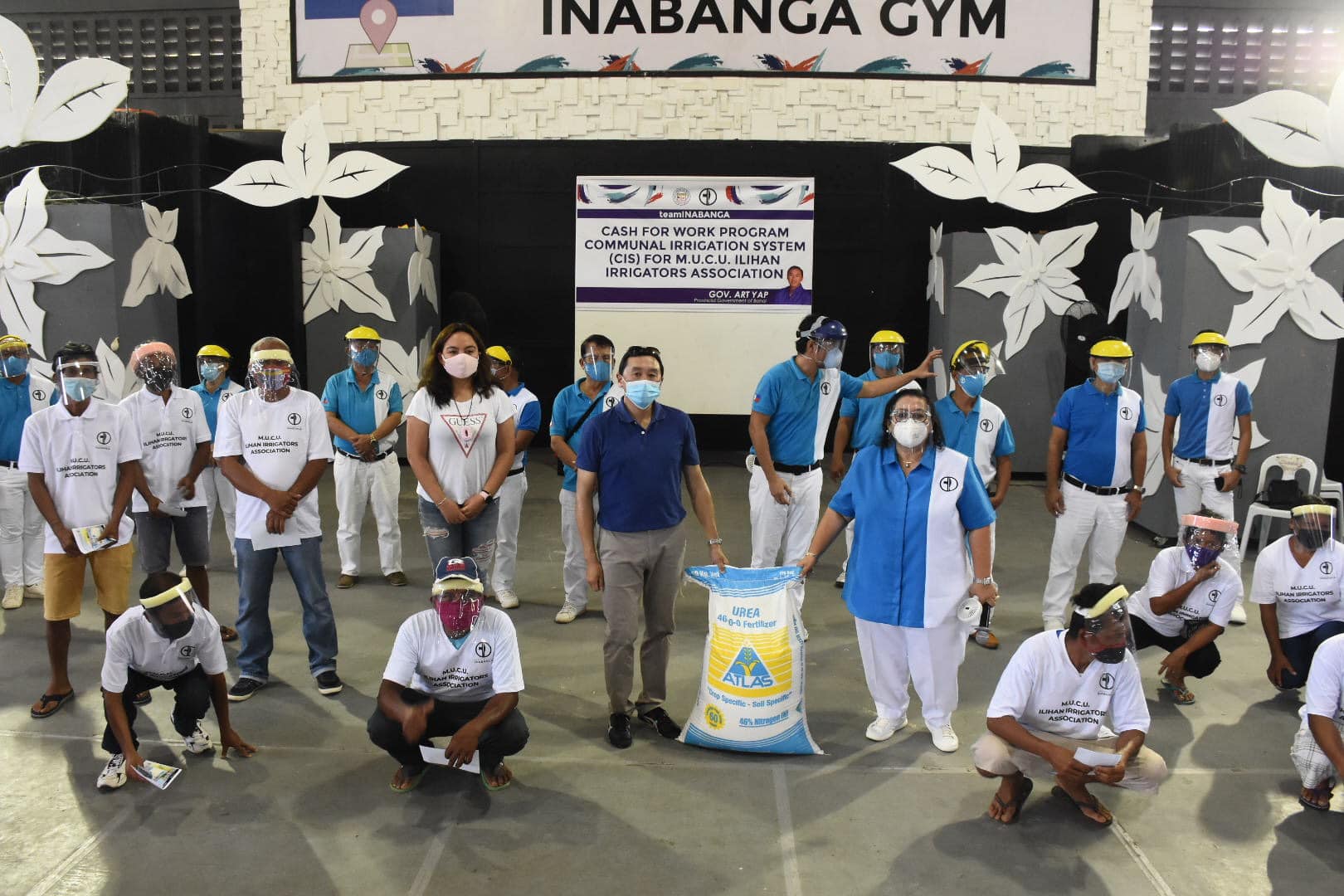 Inabanga irrigators receive payout from Gov Yap - Bohol Tribune